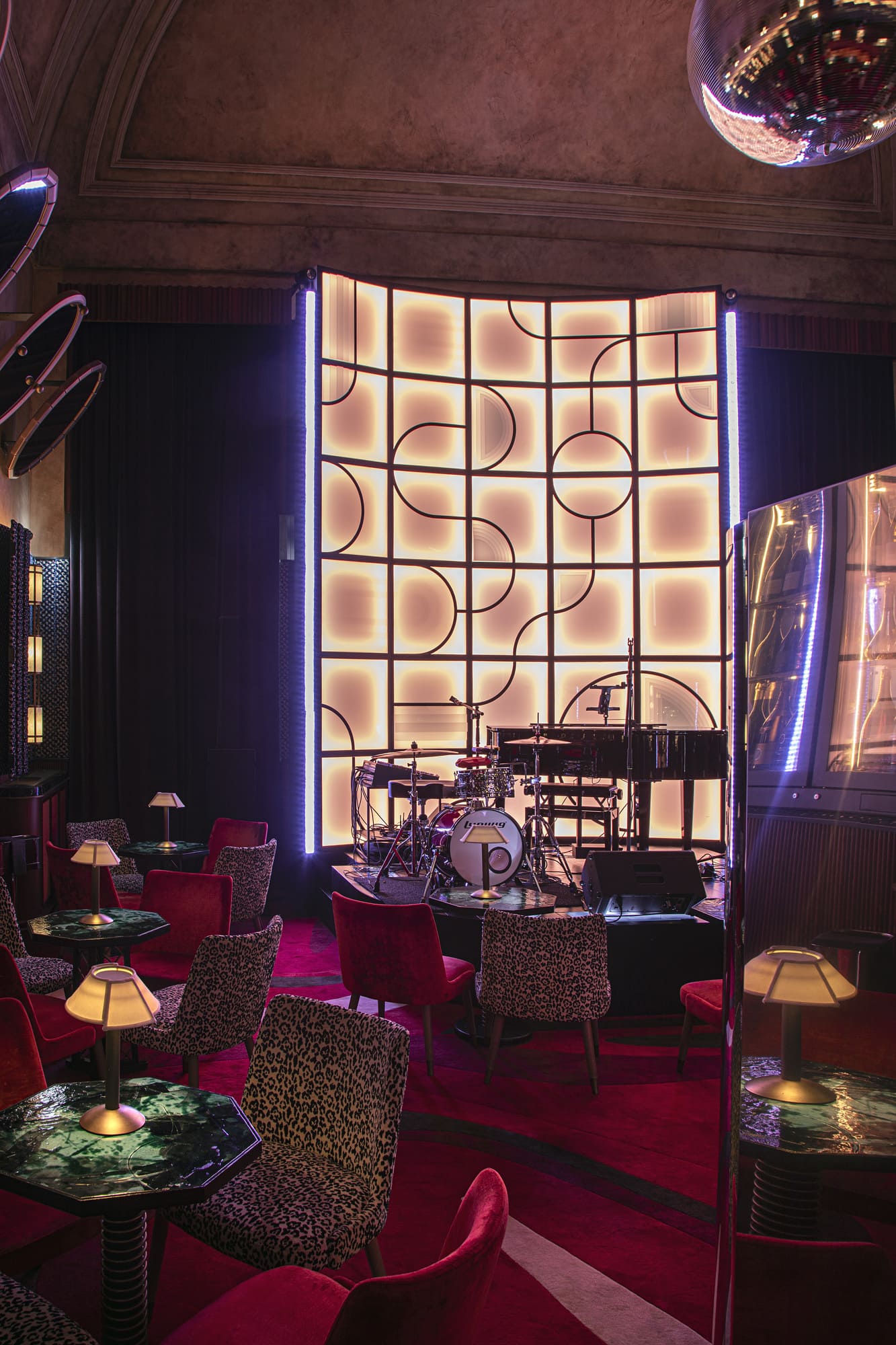 Rumore Bar : Dove l'Arte dei Cocktail Incontra l'Eleganza milanese